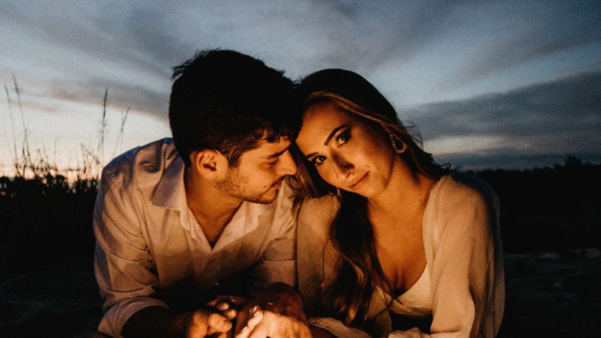 Soulmate Connection: What They Are & 6 Signs You Have One ...