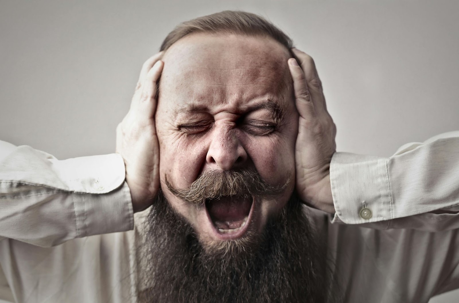 Do Lights and Loud Rooms Make You Panic? Here’s Why - Subconscious Servant